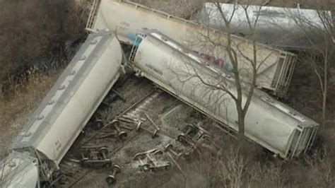 Nuevo Tren Con Material Peligroso Se Descarrila En Detroit EE UU