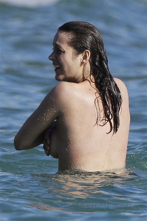 Marion Cotillard Nua Em Rust And Bone
