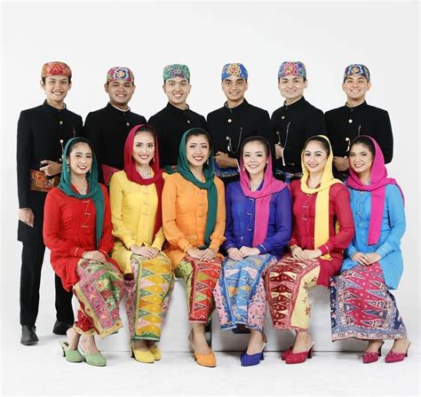 Mengenali Ciri Khas Dari Masing Masing Jenis Kebaya Kaskus