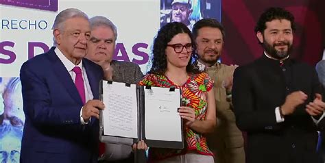 AMLO Firma El Decreto Con El Que Se Crea El Fondo De Pensiones Para El