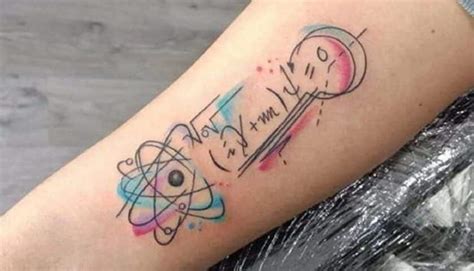 El tatuaje de la ecuación de Dirac Tatuantes