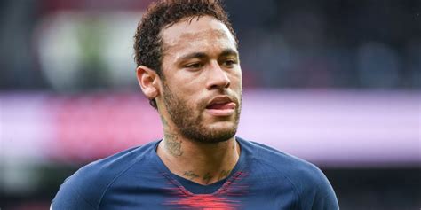 PSG Neymar à la recherche des pleins pouvoir
