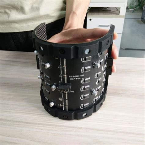 Outdoor Naked Eye 3D LED Screen Display Big LED Splicing Screen RGB