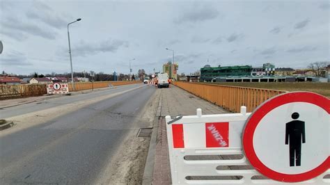 Most na Alei 3 Maja w Ostrowcu Świętokrzyskim zamknięty Miejski Zakład