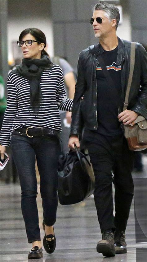 Sandra Bullock And Bryan Randall Are Not Married Rep Says E Online