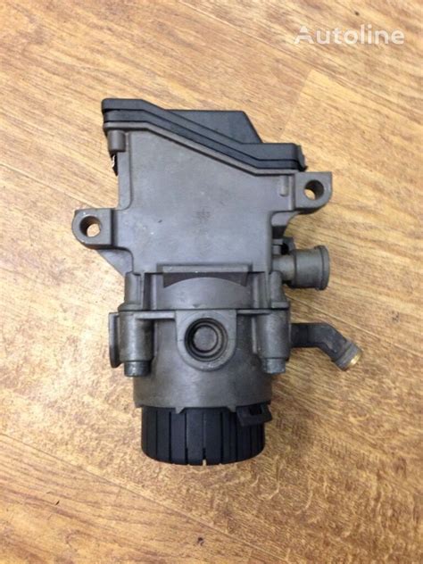 Modulador EBS Knorr Bremse 0486203025 para camião Scania R114 a venda