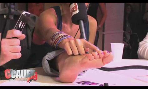 Enora Malagré desnuda en NRJ