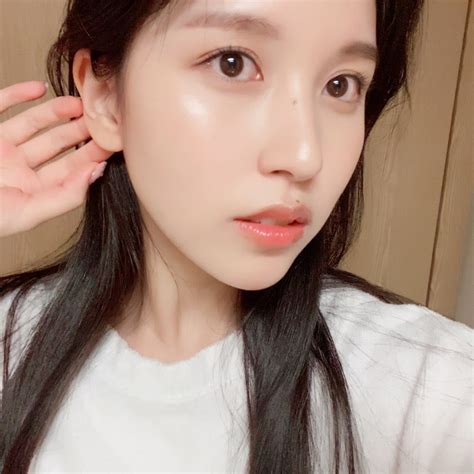 TWICEs Mina And Dahyun Spill Tips To Achieve Their Flawless Skin K Luv