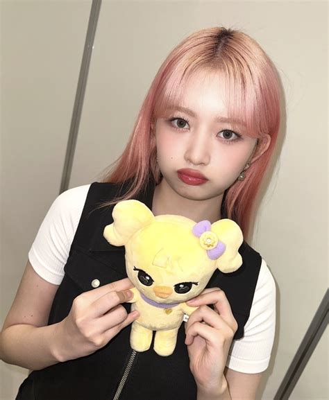 blip 아이브 1주년 기념 아이브 단체샷 모음
