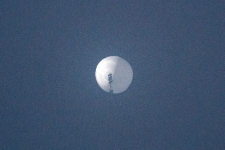 El Pentágono vigila un supuesto globo espía chino localizado al Oeste