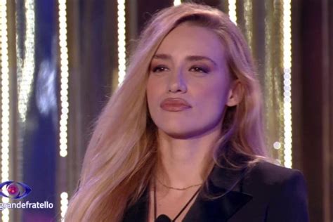 Esplosiva Dichiarazione Di Heidi Baci Il Suo Ritorno Al Grande