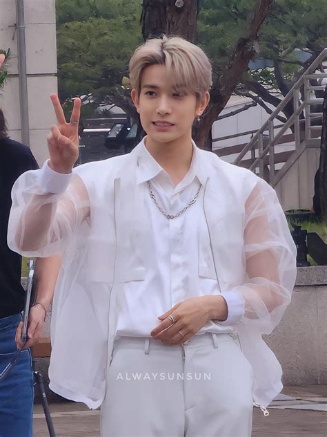 LEE HEESEUNG DAILY on Twitter RT alwaysunsun 230602 KBS 뮤직뱅크 엔하이픈