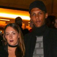 Stromae En Vacances En Famille Sa Femme Coralie Barbier D Voile Un