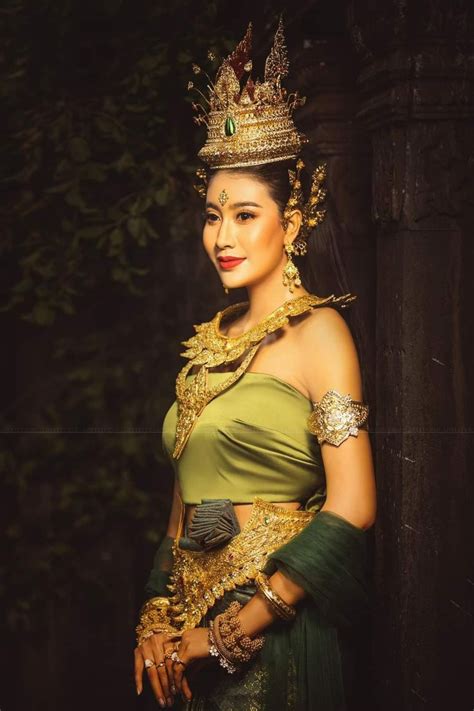 Women Of Cambodia Kingdom Pretty Cambodian Lady In Khmer National