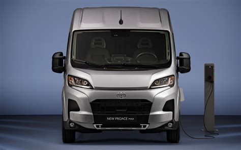トヨタ欧州向け大型商用バン新型プロエースマックス初公開 バッテリEVとディーゼルエンジンを設定 Car Watch