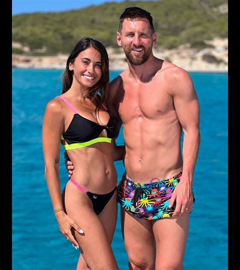 Foto Messi Eescrevia Cartas Para Antonella Falando Que Ela Seria Sua