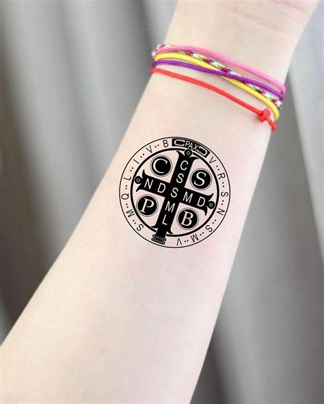 Tatuaje temporal de la medalla de San Benito tatuaje falso Etsy México