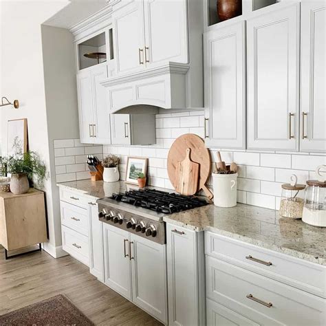 32 Ideal Backsplash For Busy Granite In Your Kitchen