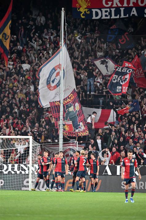 Repubblica Genoa folla al Porto Antico Quanta passione per i rossoblù