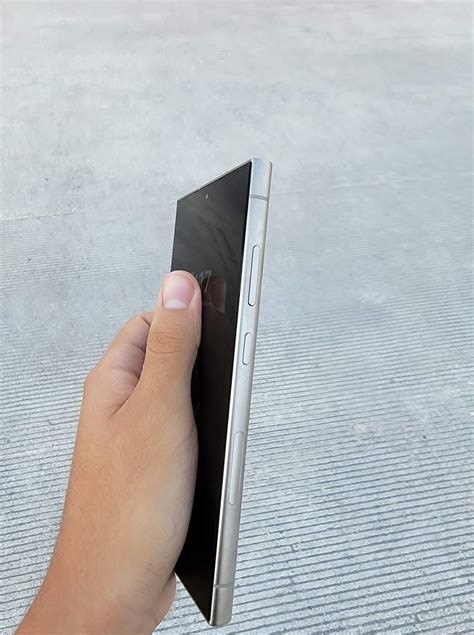 Galaxy S24 Ultra Spotted In The Wild Sporting Completely Flat Display