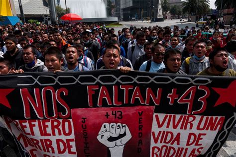 Marcha Por Los 43 Normalistas De Ayotzinapa Sigue Los Detalles