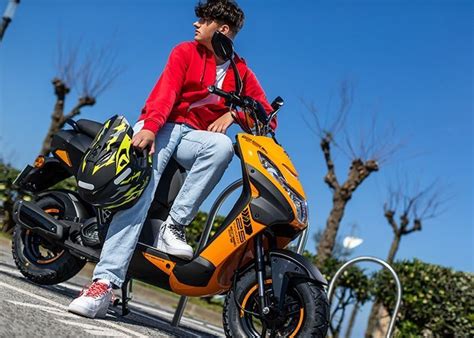 Peugeot Streetzone 50 10 Naked Test Gebrauchte Bilder Technische