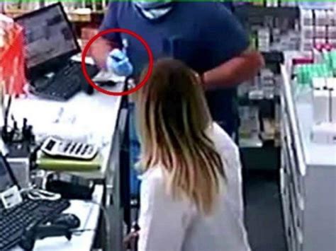 Roma Rapina Una Farmacia E Torna A Casa Per Vedere Il Derby Arrestato