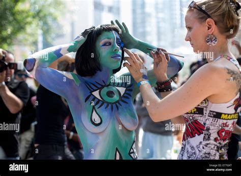 Bodypainting Nackte Festival Open Air Nackt Stockfotografie Alamy