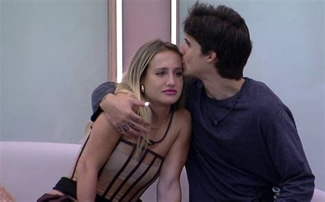 Foto Bbb Bruna Griphao Se Envolveu Amorosamente Gabriel Fop