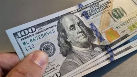 Cómo es el billete de 100 dólares que se vende por casi 320 mil pesos