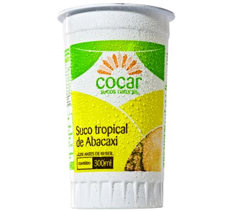Suco de abacaxi em copo Cocar Bebidas Tropicais Água de Coco e