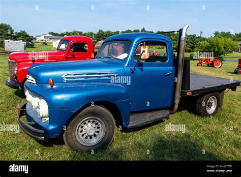 Blue Ford Flatbed Truck Hi Res Stock Photography And Images Alamy