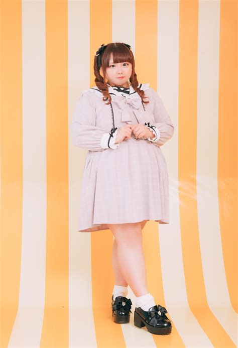 ぽっちゃり女子コーデの無料の写真素材 Id84244｜フリー素材 ぱくたそ
