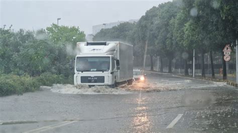 Grmljavinsko Nevrijeme Pogodilo Split Poplavljene Brojne Ulice