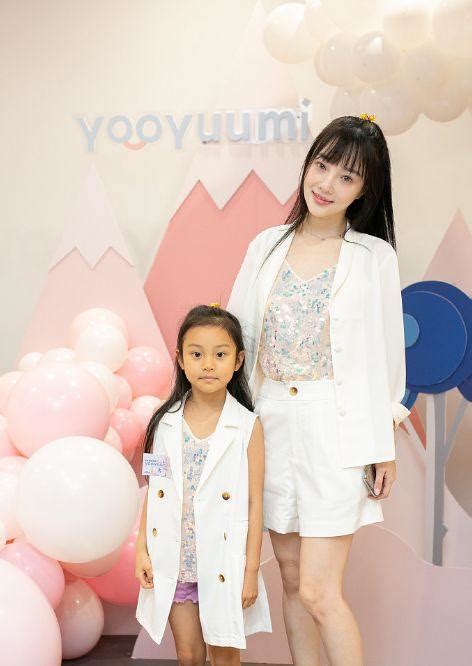 李小璐秀一字马怎么回事37岁辣妈美成少女惊呆众人 娱乐新闻 海峡网