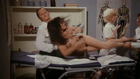 Naked Márcia Fraga in Reformatório das Depravadas