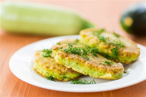 Cukinijų blyneliai su varške