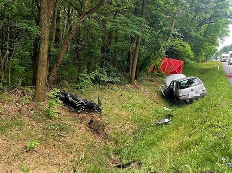 Góra Kalwaria Tragiczna śmierć na drodze Roztrzaskali się i runęli do