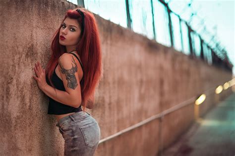 Masa St Kad Nlar A K Havada K Z L Sa L Model Portre Uzun Sa