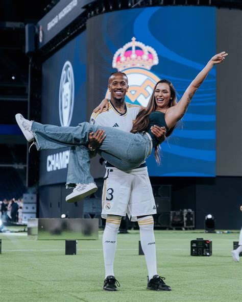 Após se declarar para Eder Militão Tainá Castro mata saudade dos