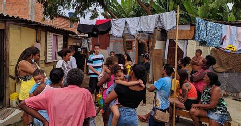 Famílias em pânico Favela de Guarulhos sofre reintegração