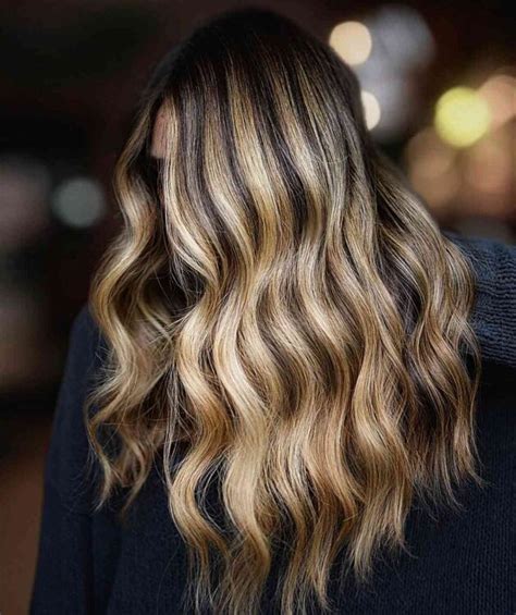 Sweetest Honey Blonde Balayage Hair Color Ideas