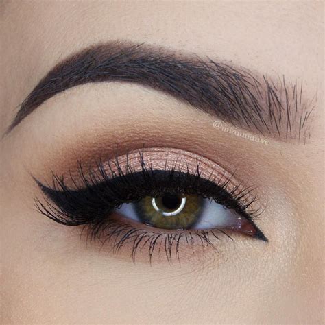 Smokey Eye Looks In 10 Gorgeous Shades Winged Liner Black Wings And