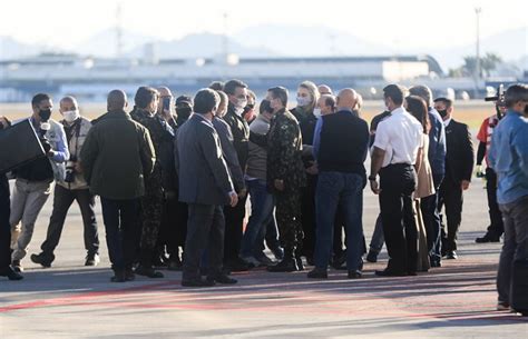 Bolsonaro Viaja A Santa Catarina E Sobrevoa Reas Atingidas Por