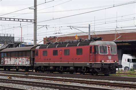 Re 620 057 0 durchfährt den Bahnhof Pratteln Aufnahme stammt vom