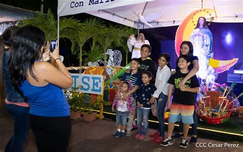 Altares A La Pur Sima En Managua Reciben A Familias Nicarag Enses