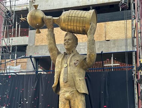 River inauguró la estatua de Marcelo Gallardo que se mostró emocionado