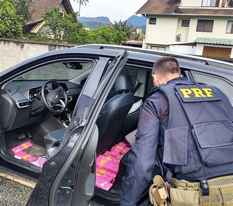 Região Polícia Rodoviária Federal localiza maconha em carro que fugiu