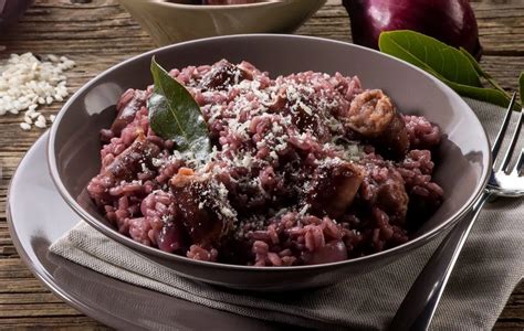 Ricetta Risotto Al Vino Rosso E Salsiccia Il Club Delle Ricette