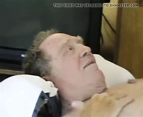 成熟男人裸体按摩 xHamster